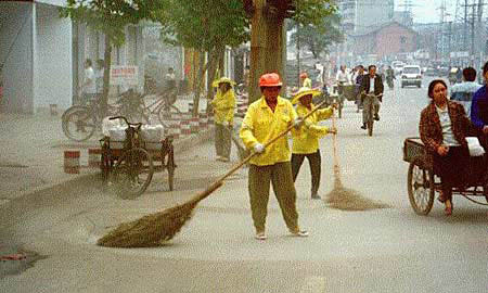 WorldSweeper.com ImageHand-sweeping_450